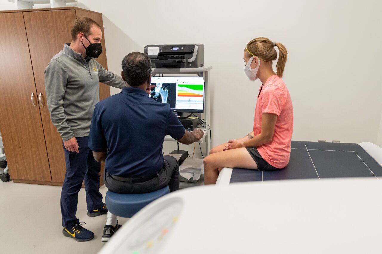 Assessment of bone stress injury risk in intercollegiate cross country ...